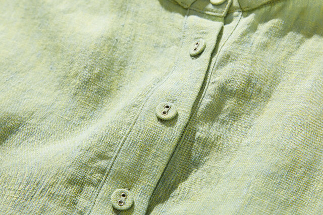 ニュアンスのある生地感が目を惹く フランス製リネンプルオーダー シャツブラウス 少し淡い黄緑色 240404-2 | iichi 日々の暮らしを心地よくするハンドメイドやアンティークの ...