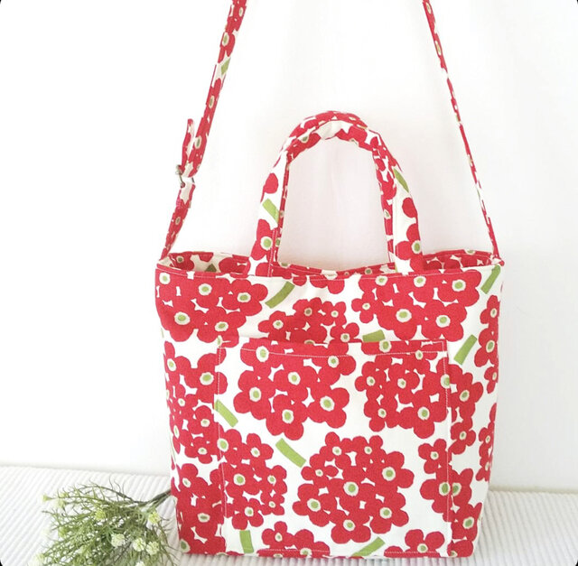 たっぷり入る♡2wayショルダーbag | iichi 日々の暮らしを心地よくするハンドメイドやアンティークのマーケットプレイス