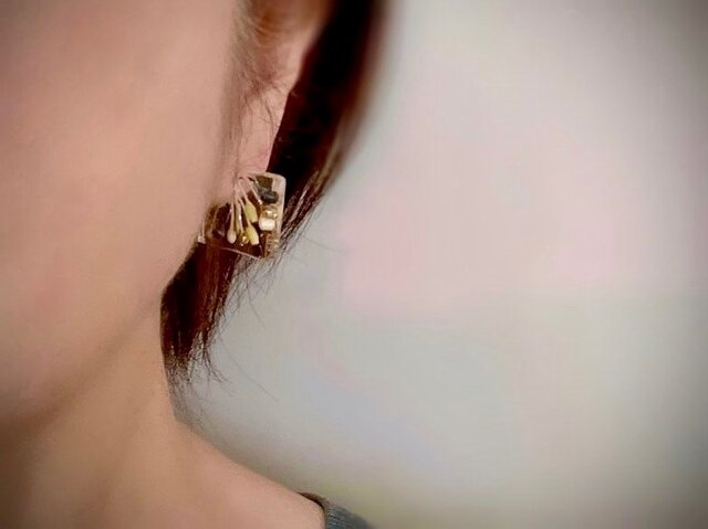 スクエアクリアーアイスピアスB | iichi 日々の暮らしを心地よくするハンドメイドやアンティークのマーケットプレイス