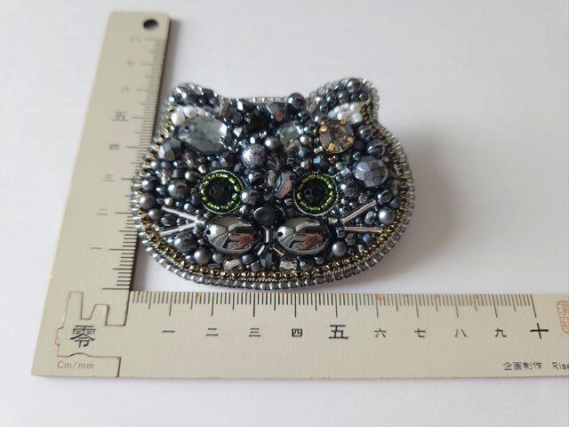 スコティッシュホールドさんの可愛いビーズブローチ | iichi 日々の暮らしを心地よくするハンドメイドやアンティークのマーケットプレイス