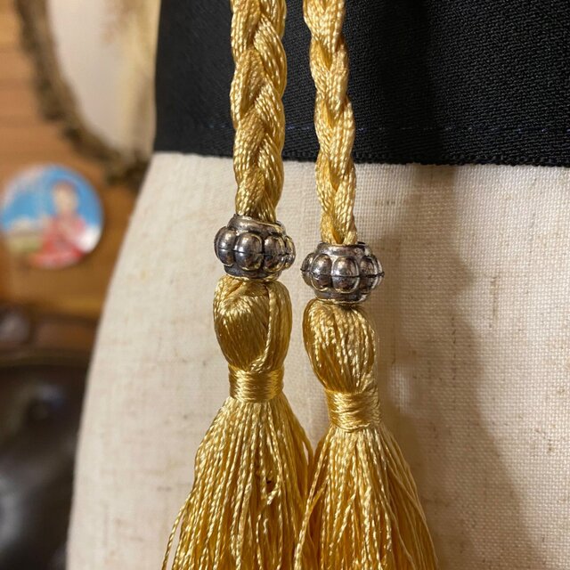 和洋折衷 帯 着物 和装 サッシュベルト 飾り帯 ウエストマーク リメイク ハンドメイド レトロ 古着 OB-88 | iichi 日々の暮らしを心地よくするハンドメイドやアンティークの ...