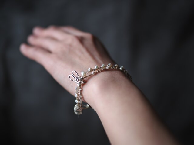 -Pearl・Silver- braid double bracelet | iichi 日々の暮らしを心地よくするハンドメイドやアンティークのマーケットプレイス
