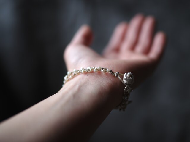 -Pearl・Silver- braid double bracelet | iichi 日々の暮らしを心地よくするハンドメイドやアンティークのマーケットプレイス