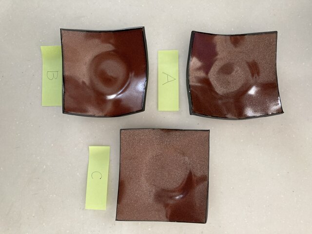 鉄赤角皿(小) | iichi 日々の暮らしを心地よくするハンドメイドやアンティークのマーケットプレイス