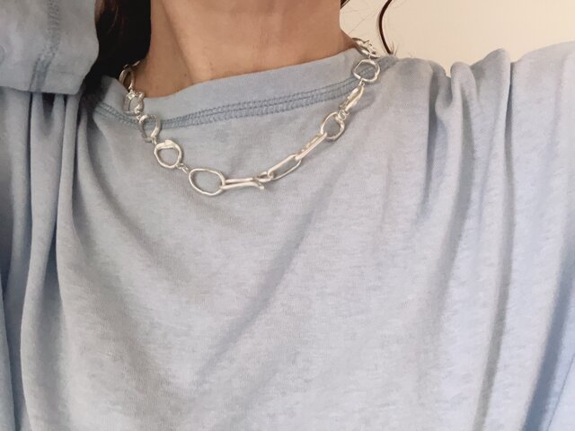 『一点もの』《こだわり silver モチーフ チェーン ネックレス》シルバー 950 おしゃれ モード シンプル | iichi 日々の暮らしを心地よくするハンドメイドやアンティークの ...