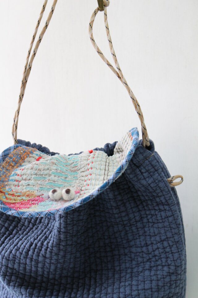 personal effect bag MAMOGURUMI BL | iichi 日々の暮らしを心地よくするハンドメイドやアンティークのマーケットプレイス