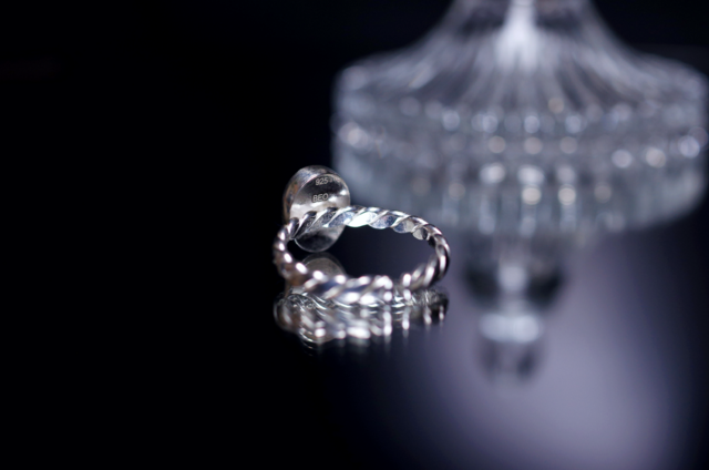 NEW ☆ 新作 ☆『Black Opal』の世界でひとつの天然石リングsilver925 | iichi 日々の暮らしを心地よくするハンドメイドやアンティークのマーケットプレイス