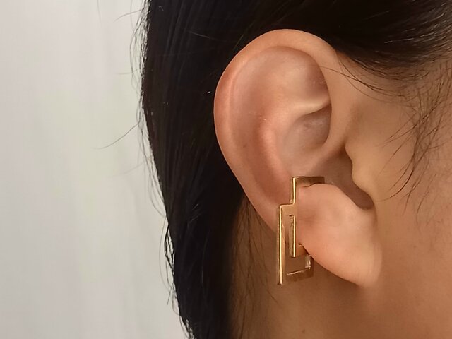 Utoka ☆ brass アレンジ イヤーカフ (Bｰ1) | iichi 日々の暮らしを心地よくするハンドメイドやアンティークのマーケットプレイス