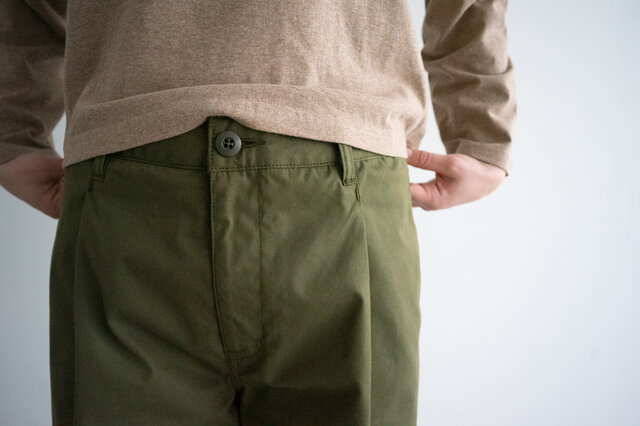 タックストレートボトム/col.cypress | iichi 日々の暮らしを心地よくするハンドメイドやアンティークのマーケットプレイス