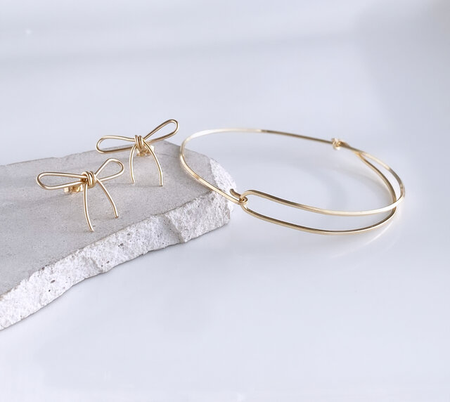 【春の福袋】【期間限定】connection bangle & Ruban バングル ピアス セット | iichi 日々の暮らしを心地よくするハンドメイドやアンティークのマーケットプレイス