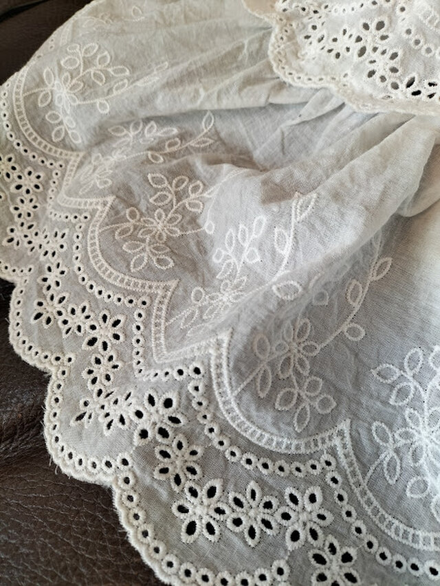 ドール背丈65～68cm用 オフ白ベビードレスセット | iichi 日々の暮らしを心地よくするハンドメイドやアンティークのマーケットプレイス