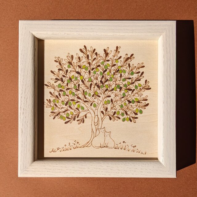 「猫×オリーブ」10×10cm 〈ウッドバーニングアートフレーム〉 | iichi 日々の暮らしを心地よくするハンドメイドやアンティークのマーケットプレイス