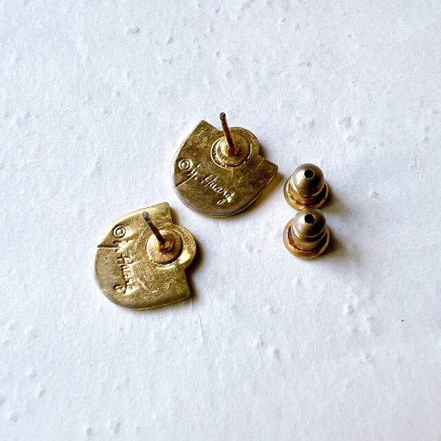 P453-ヴィンテージピアス U.S.A. 1980s Gold filled red & black | iichi 日々の暮らしを心地よくするハンドメイドやアンティークのマーケットプレイス