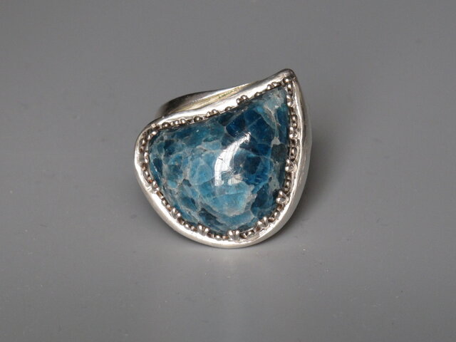 モザイクのような模様 | iichi 日々の暮らしを心地よくするハンドメイドやアンティークのマーケットプレイス