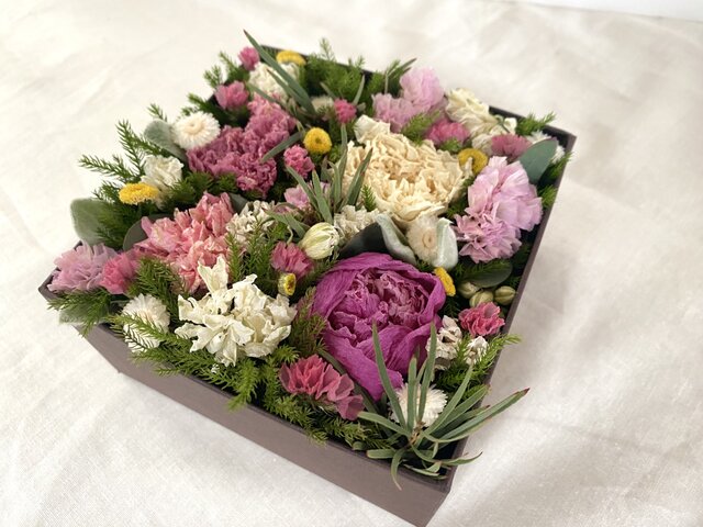 母の日フラワーBOX(B) | iichi 日々の暮らしを心地よくするハンドメイドやアンティークのマーケットプレイス