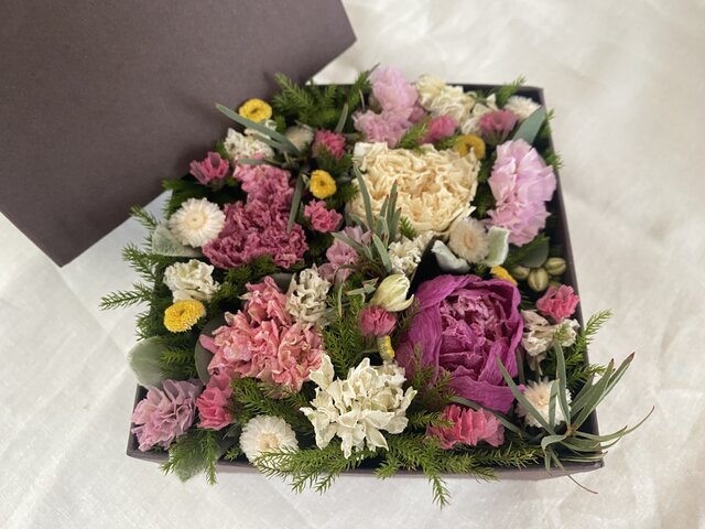 母の日フラワーBOX(B) | iichi 日々の暮らしを心地よくするハンドメイドやアンティークのマーケットプレイス