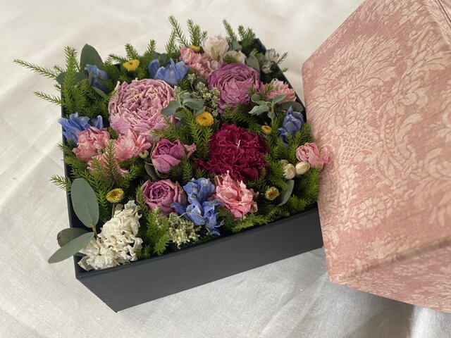 母の日フラワーBOX(P) | iichi 日々の暮らしを心地よくするハンドメイドやアンティークのマーケットプレイス