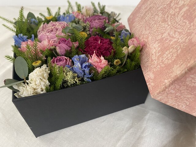 母の日フラワーBOX(P) | iichi 日々の暮らしを心地よくするハンドメイドやアンティークのマーケットプレイス