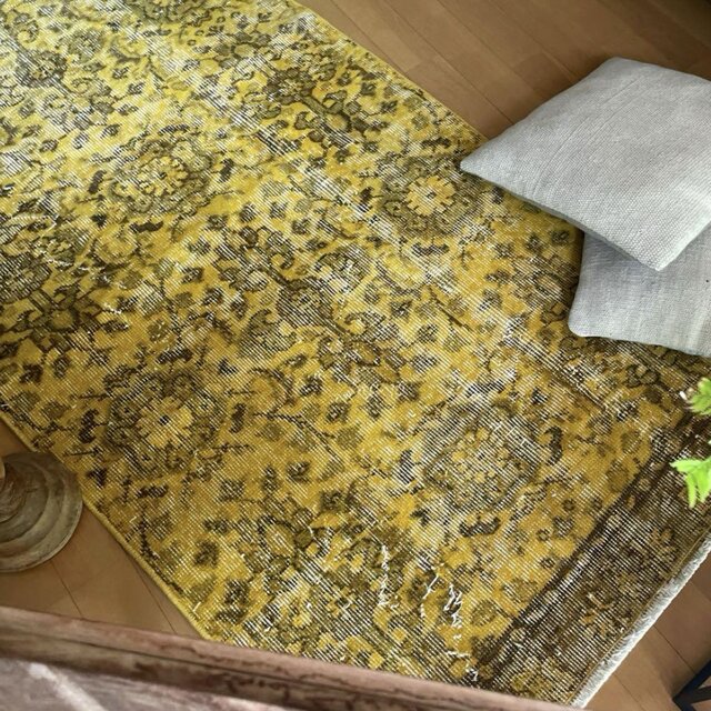 80×204 フローラルボタニカル イエローオーバダイ トルコヴィンテージラグ | iichi 日々の暮らしを心地よくするハンドメイドやアンティークのマーケットプレイス
