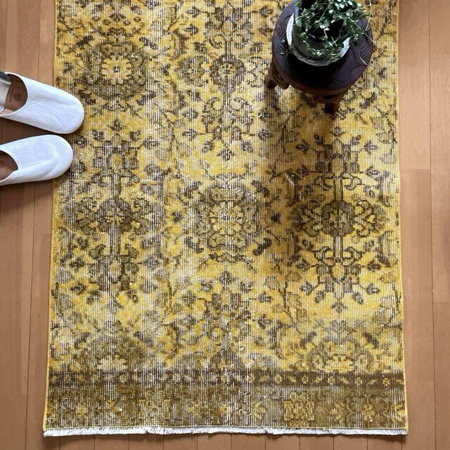 80×204 フローラルボタニカル イエローオーバダイ トルコヴィンテージラグ | iichi 日々の暮らしを心地よくするハンドメイドやアンティークのマーケットプレイス