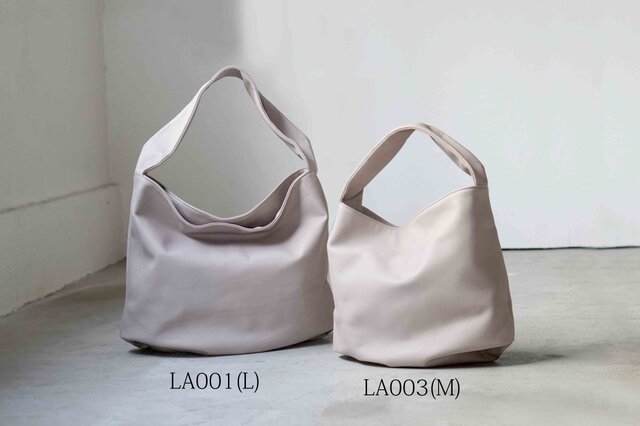 シルキータッチしっとりレザー⁂軽く柔らかい袋タイプ・LUA(LA001)＃ペールトープ⁂ | iichi 日々の暮らしを心地よくするハンドメイドやアンティークのマーケットプレイス