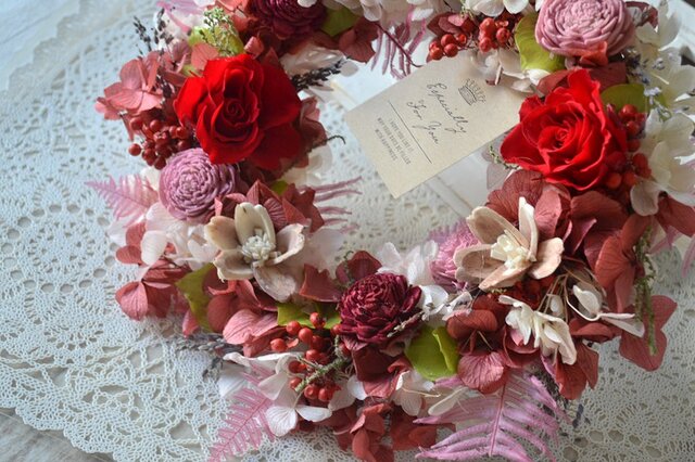 【早割＊母の日2024】赤バラのThanks＊wreath | iichi 日々の暮らしを心地よくするハンドメイドやアンティークのマーケットプレイス