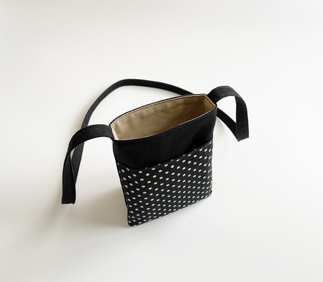 スマホショルダー 水玉 ドット ポシェット | iichi 日々の暮らしを心地よくするハンドメイドやアンティークのマーケットプレイス