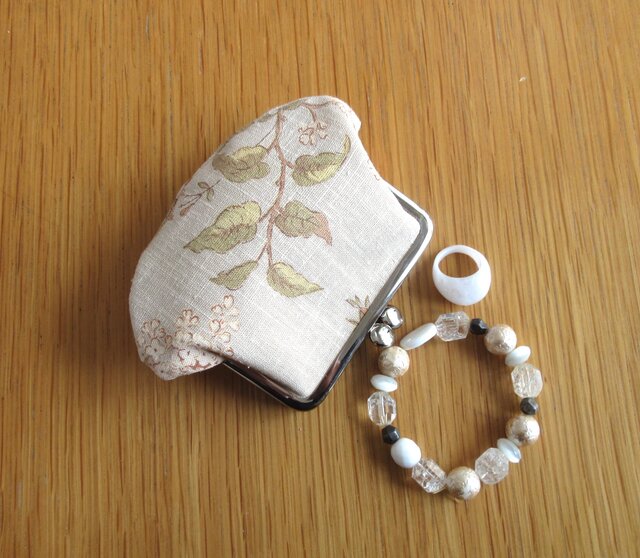 薔薇：ベージュ（英国製ファブリック）No.2 | iichi 日々の暮らしを心地よくするハンドメイドやアンティークのマーケットプレイス