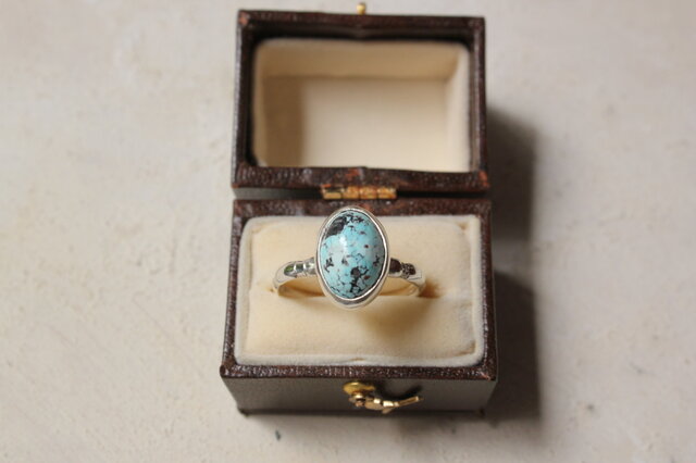 ターコイズのリング 12月誕生石 silver | iichi 日々の暮らしを心地よくするハンドメイドやアンティークのマーケットプレイス