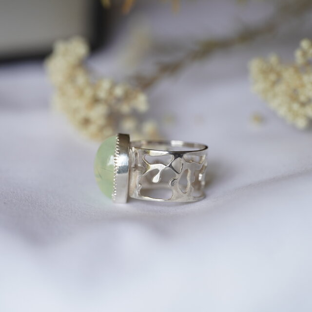 [送料当方負担] SV925 Prehnite Arabesque Ring(RAR002-SV_Pre) | iichi 日々の暮らしを心地よくするハンドメイドやアンティークのマーケットプレイス