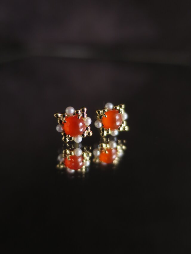 K18 Orange jadeite・Seed pearl Pierce | iichi 日々の暮らしを心地よくするハンドメイドやアンティークのマーケットプレイス
