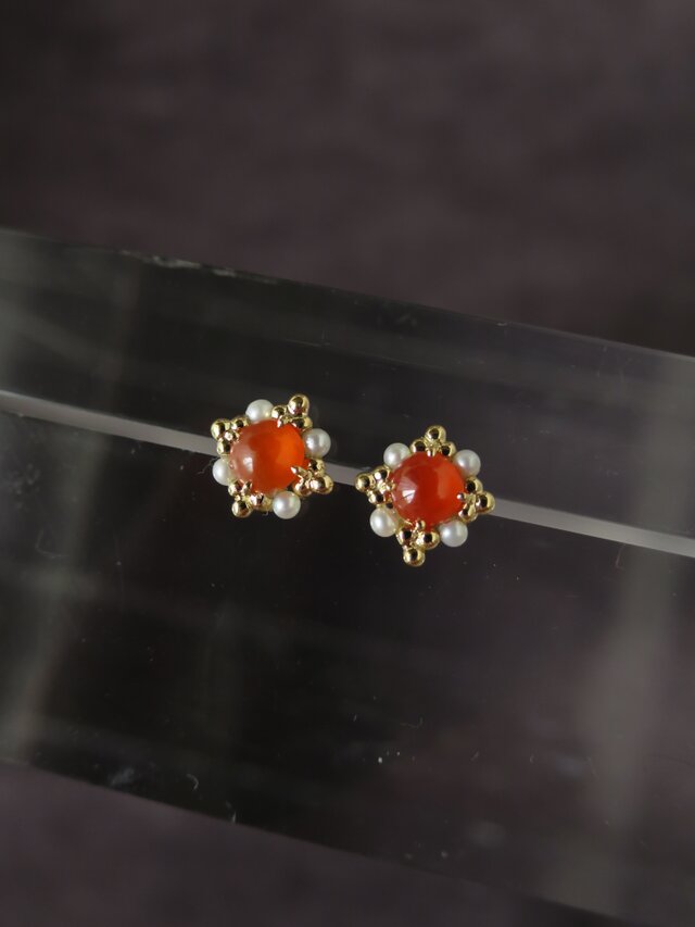 K18 Orange jadeite・Seed pearl Pierce | iichi 日々の暮らしを心地よくするハンドメイドやアンティークのマーケットプレイス