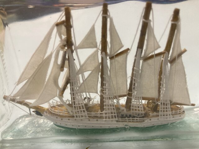 エスメラルダ 作品5 | iichi 日々の暮らしを心地よくするハンドメイドやアンティークのマーケットプレイス