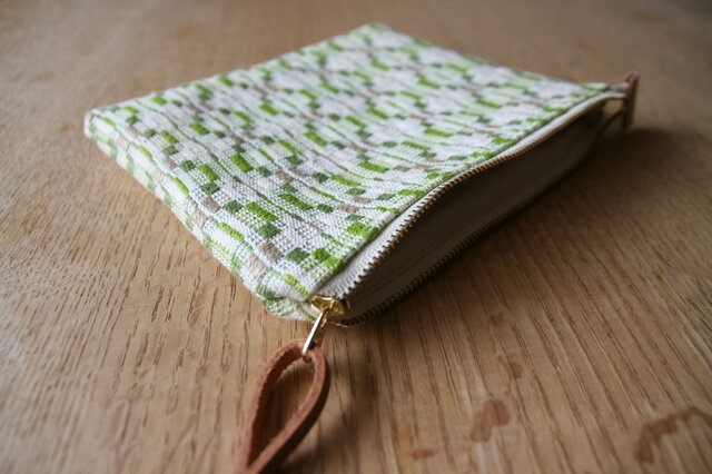 北欧手織りポーチ（グリーン）ML | iichi 日々の暮らしを心地よくするハンドメイドやアンティークのマーケットプレイス