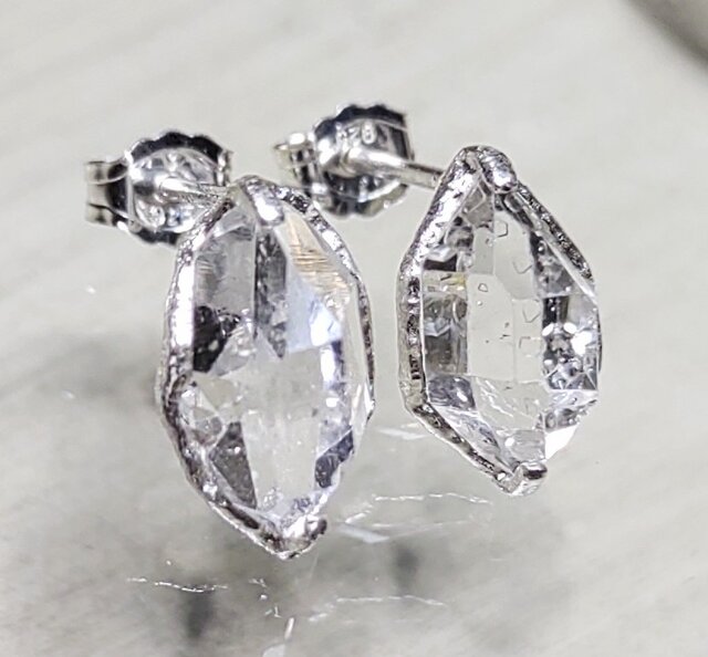 鉱物の表情 herkimer＊925 pierce | iichi 日々の暮らしを心地よくするハンドメイドやアンティークのマーケットプレイス