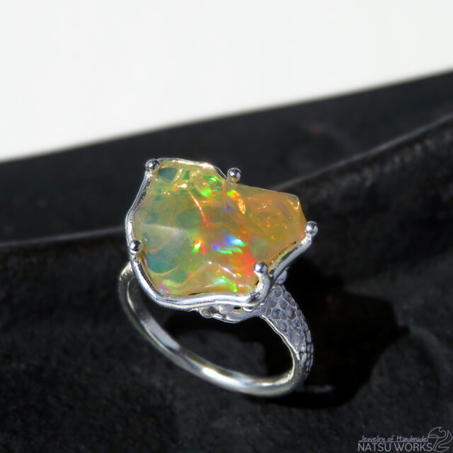 エチオピア オパール リング / Ethiopia Opal Ring llll | iichi 日々の暮らしを心地よくするハンドメイドやアンティークのマーケットプレイス
