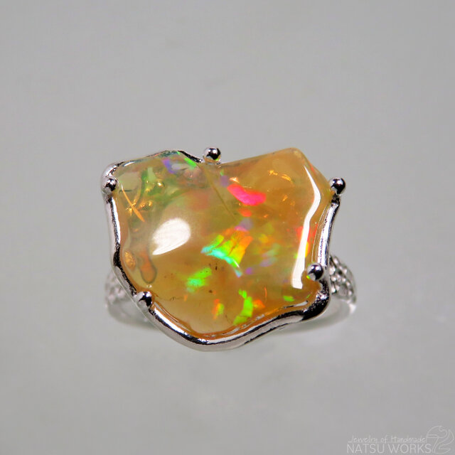 エチオピア オパール リング / Ethiopia Opal Ring llll | iichi 日々の暮らしを心地よくするハンドメイドやアンティークのマーケットプレイス