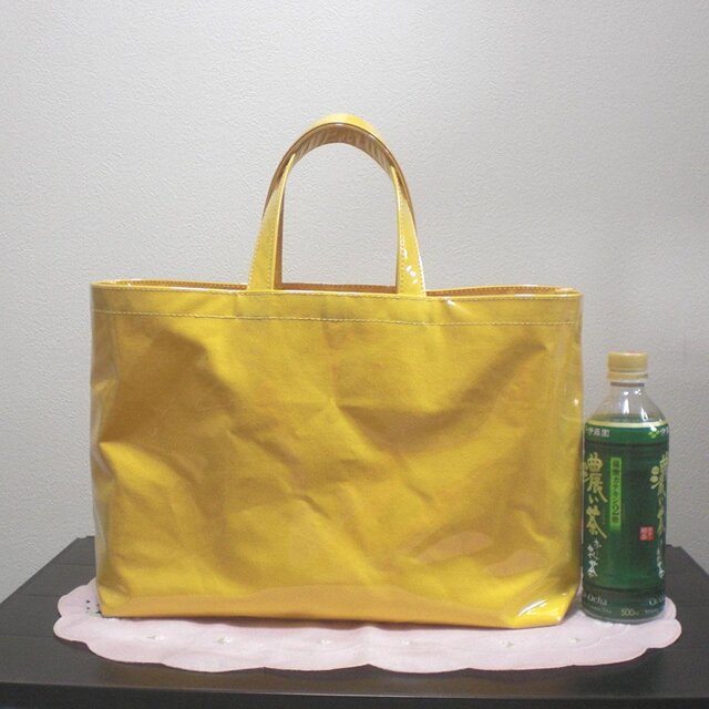 BagビニールA4／真っ黄っ黄 | iichi 日々の暮らしを心地よくするハンドメイドやアンティークのマーケットプレイス