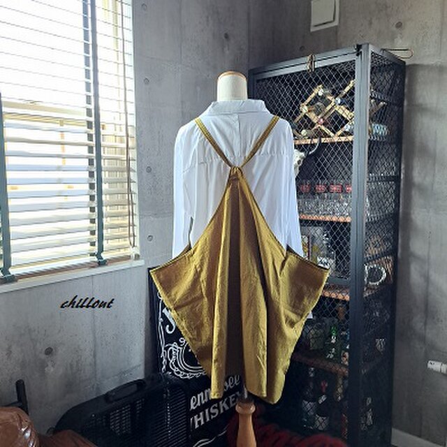 【背中がかわいい】エプロン：マスタード：Coffee：リネン【0705】 | iichi 日々の暮らしを心地よくするハンドメイドやアンティークのマーケットプレイス