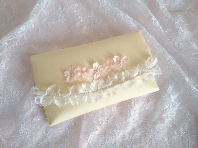 可愛い桜の懐紙入れ（オフホワイト） | iichi 日々の暮らしを心地よくするハンドメイドやアンティークのマーケットプレイス