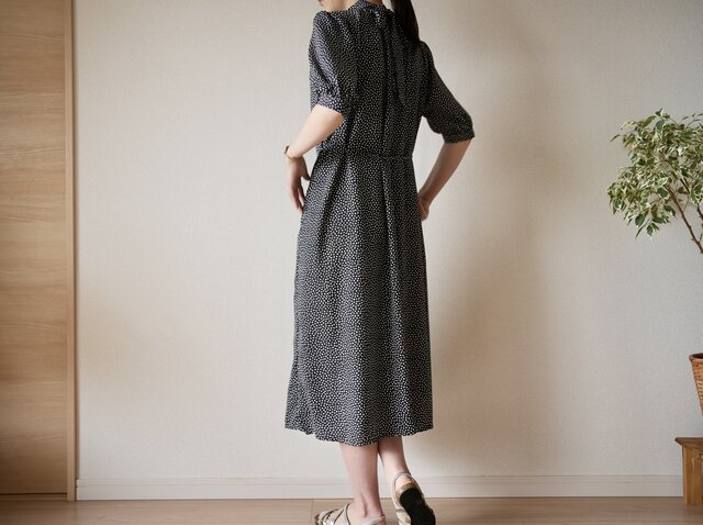 ちょっとレトロ ️ハイネックのうしろリボンワンピ No.295 | iichi 日々の暮らしを心地よくするハンドメイドやアンティークのマーケットプレイス