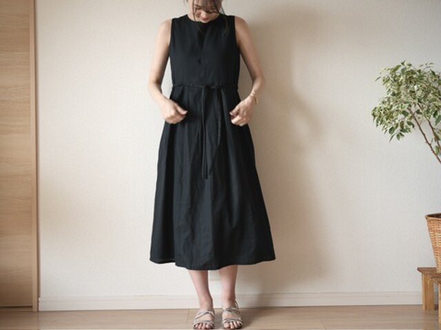 コットンリネンのサマーワンピース・黒 No.302 | iichi 日々の暮らしを心地よくするハンドメイドやアンティークのマーケットプレイス