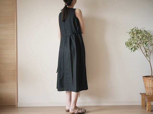 コットンリネンのサマーワンピース・黒 No.302 | iichi 日々の暮らしを心地よくするハンドメイドやアンティークのマーケットプレイス