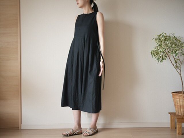 コットンリネンのサマーワンピース・黒 No.302 | iichi 日々の暮らしを心地よくするハンドメイドやアンティークのマーケットプレイス