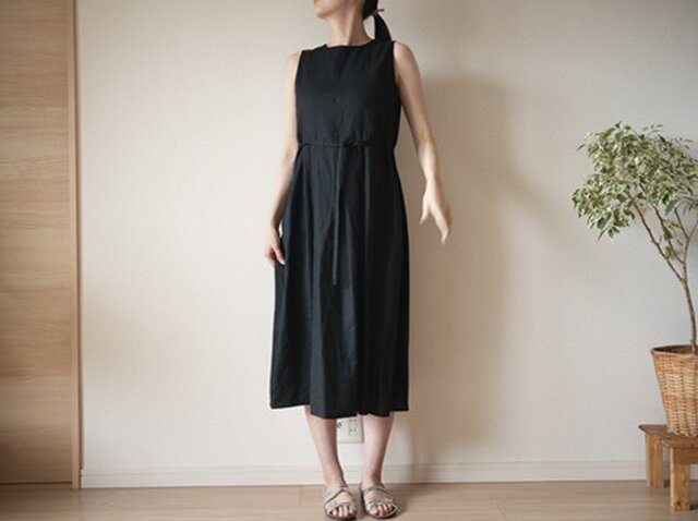 コットンリネンのサマーワンピース・黒 No.302 | iichi 日々の暮らしを心地よくするハンドメイドやアンティークのマーケットプレイス