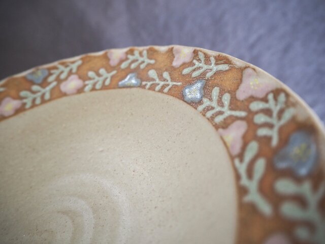 鉢 『Floral Pattern』 | iichi 日々の暮らしを心地よくするハンドメイドやアンティークのマーケットプレイス