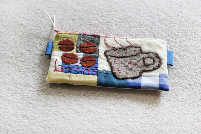 ぺたんこファスナーポーチ coffeetime 再販ピンク2-2 | iichi 日々の暮らしを心地よくするハンドメイドやアンティークのマーケットプレイス