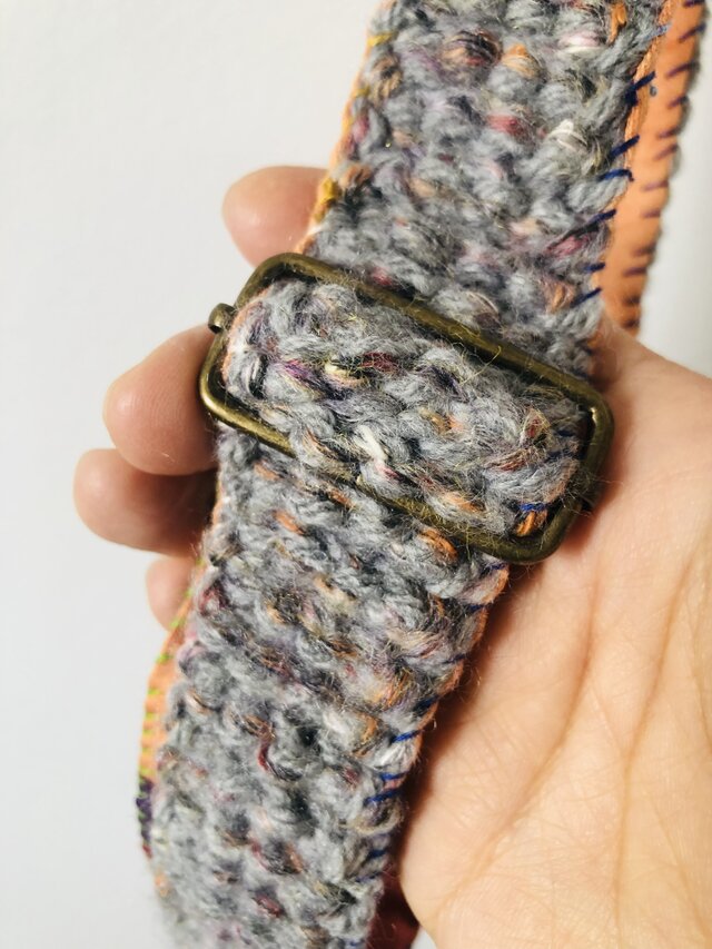 strap 手編みのストラップ ウール 布製 毛糸 肩掛けストラップ スローファッション ハンドメイド 1994 | iichi 日々の暮らしを心地よくするハンドメイドやアンティークの ...