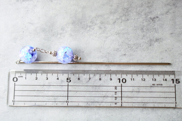 とんぼ玉・ガラスのかんざし「紫陽花」 | iichi 日々の暮らしを心地よくするハンドメイドやアンティークのマーケットプレイス