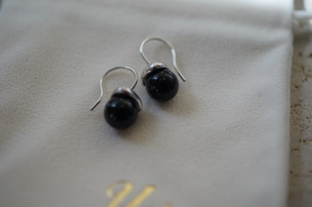 【colors】 silver925 天然石の1粒ピアス 2 | iichi 日々の暮らしを心地よくするハンドメイドやアンティークのマーケットプレイス